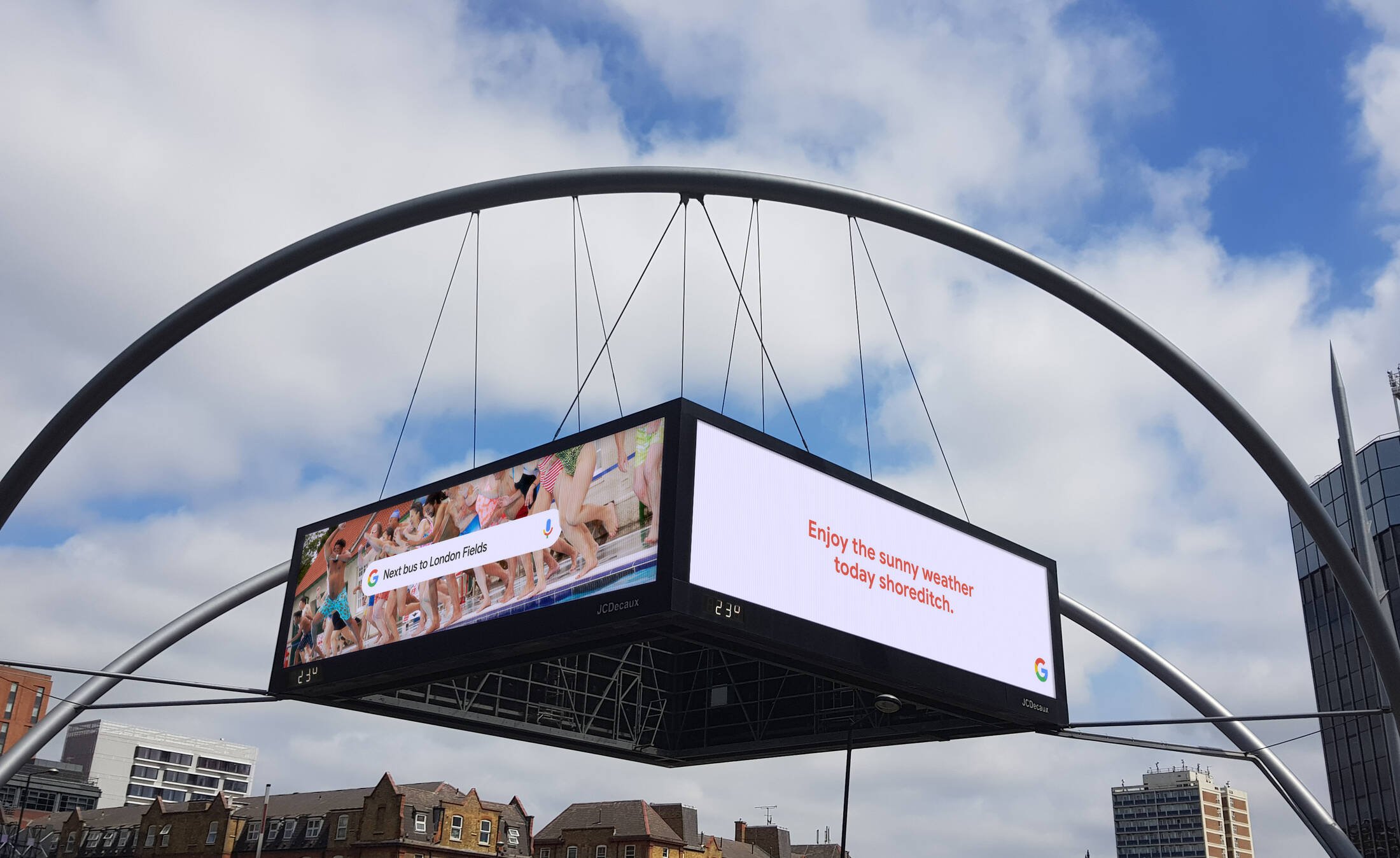 Everything you need to know about OOH advertising (+ Examples)